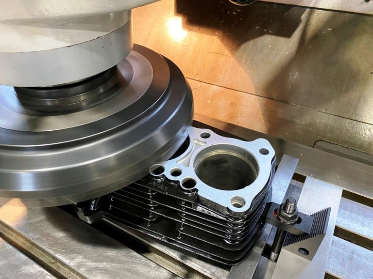 シリンダーボーリングと精密ホーニング（前編） | DiNx